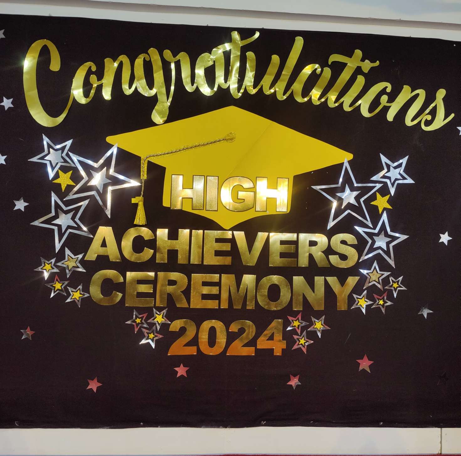 Graduation Ceremony Ideas with DIY Decor & Bold Color Theme ...